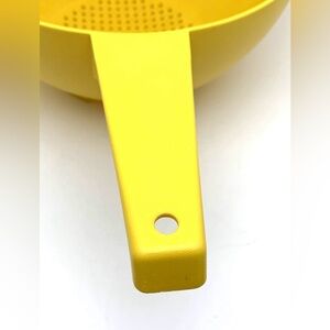 Tupperware | Kitchen | Vintage Tupperware Qt Yellow Collander Strainer ...